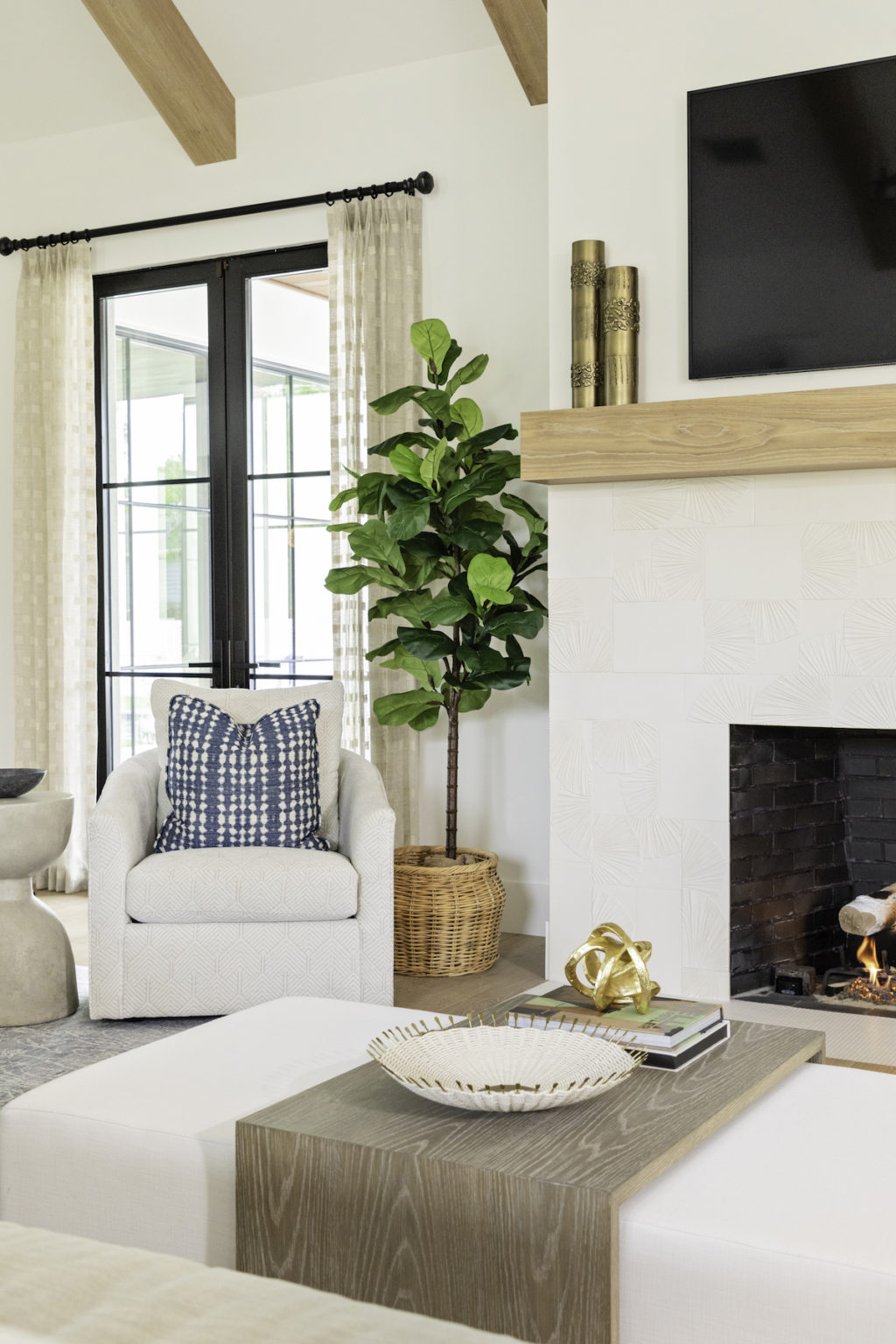 Floor-to-Ceiling Windows In This Florida Home Bring the Outdoors In · Haven