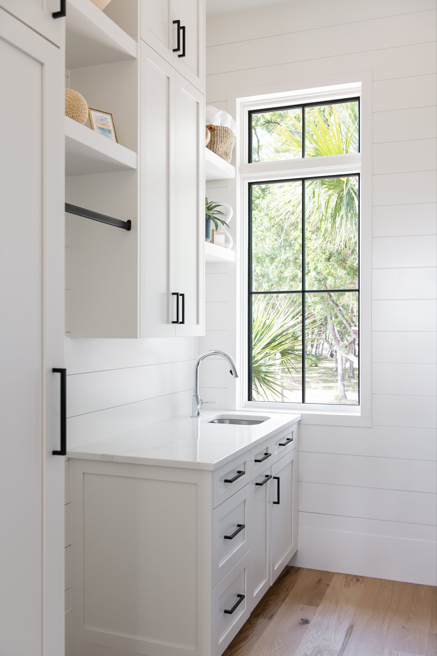 This Modern Treehouse On Daniel Island Hits All The High Notes - HAVEN