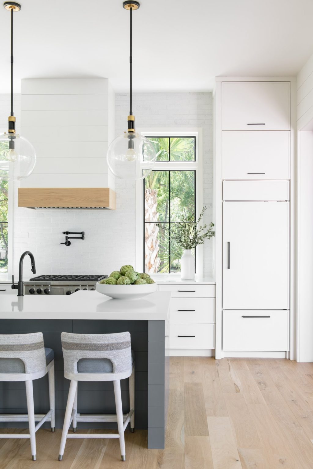 This Modern Treehouse On Daniel Island Hits All The High Notes · Haven