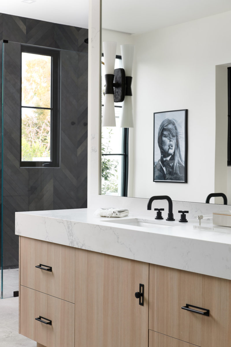 Stunning Marble Slabs Set the Tone in This Contemporary Arizona Home ...