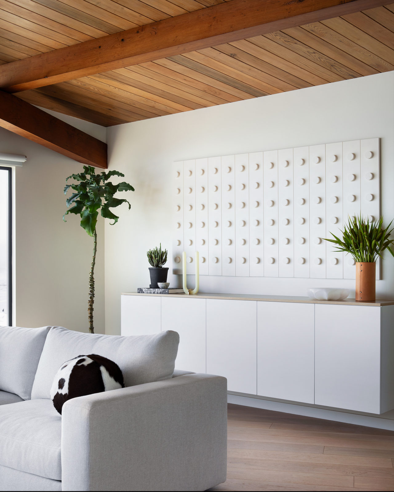 Clifftop Views Inspired this Modern Laguna Beach Surf House · Haven