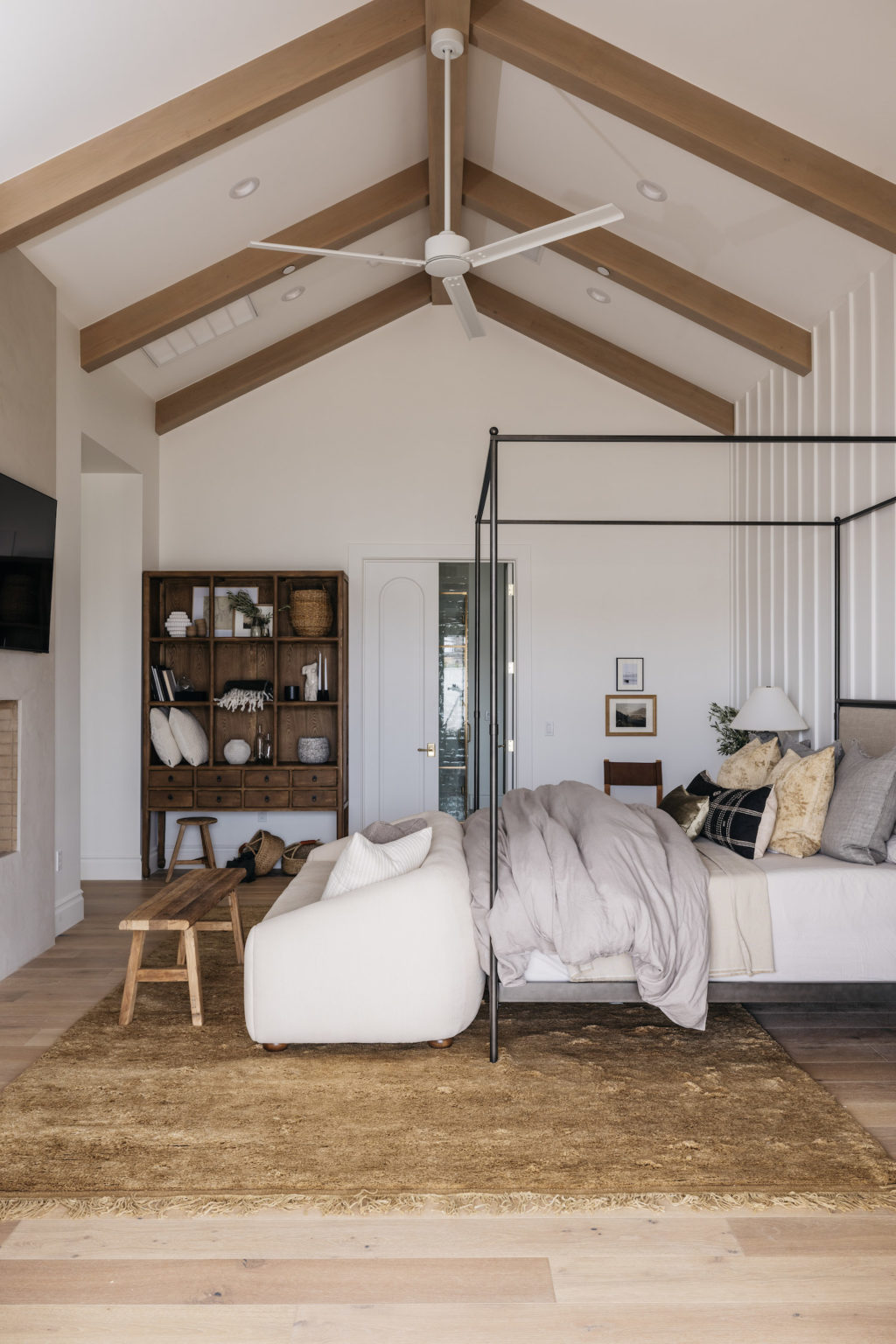 Here Are the Elements to Design an Extravagant Down-to-Earth Home · Haven