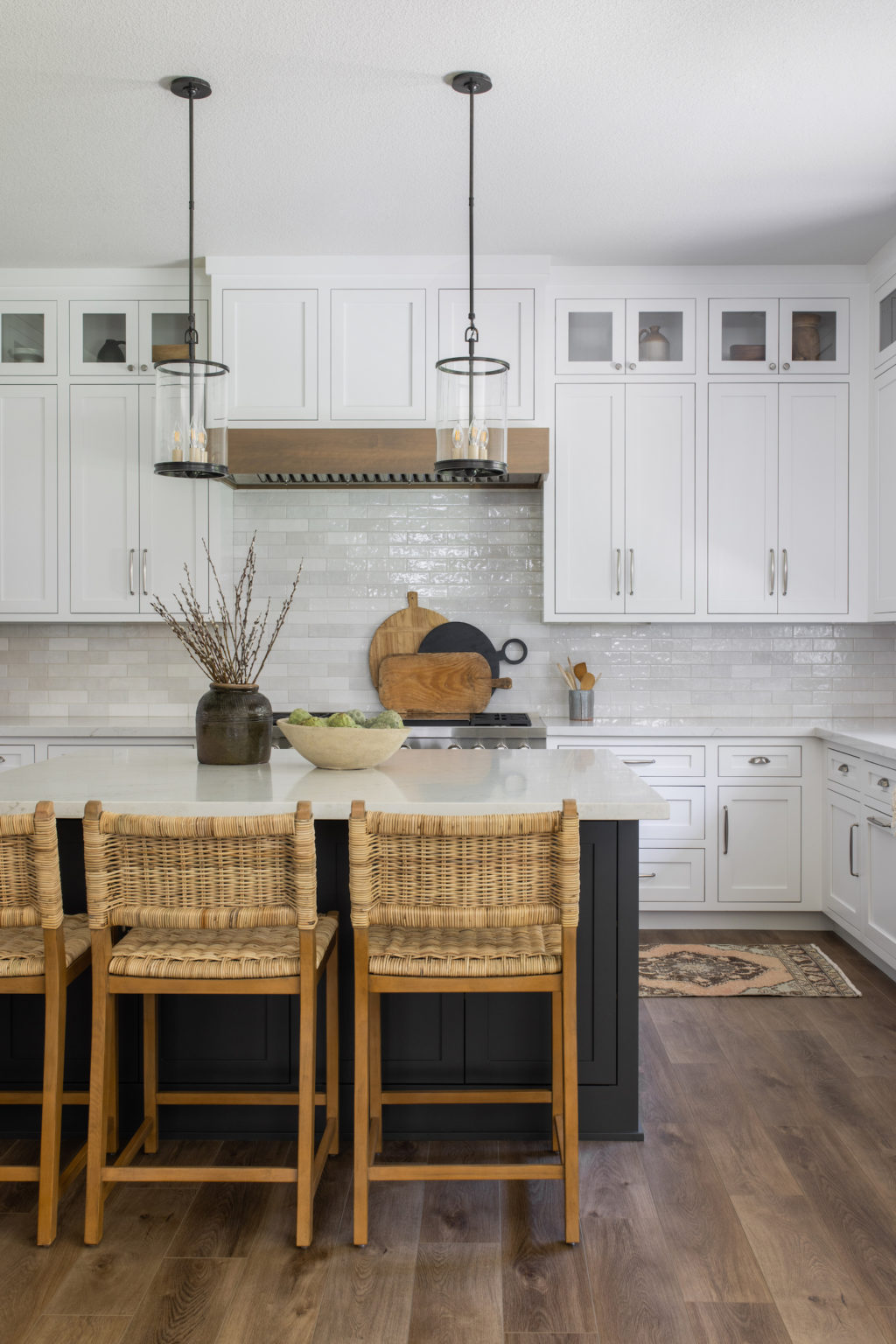 Entertaining Enthusiasts Finally Enjoy a Functional Transitional Home ...