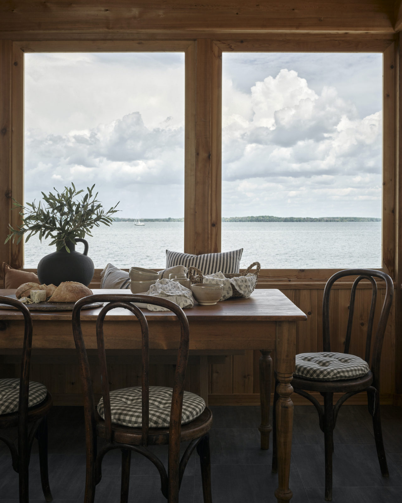 How to Use High-Low Styling to Create an Elevated Abode · Haven