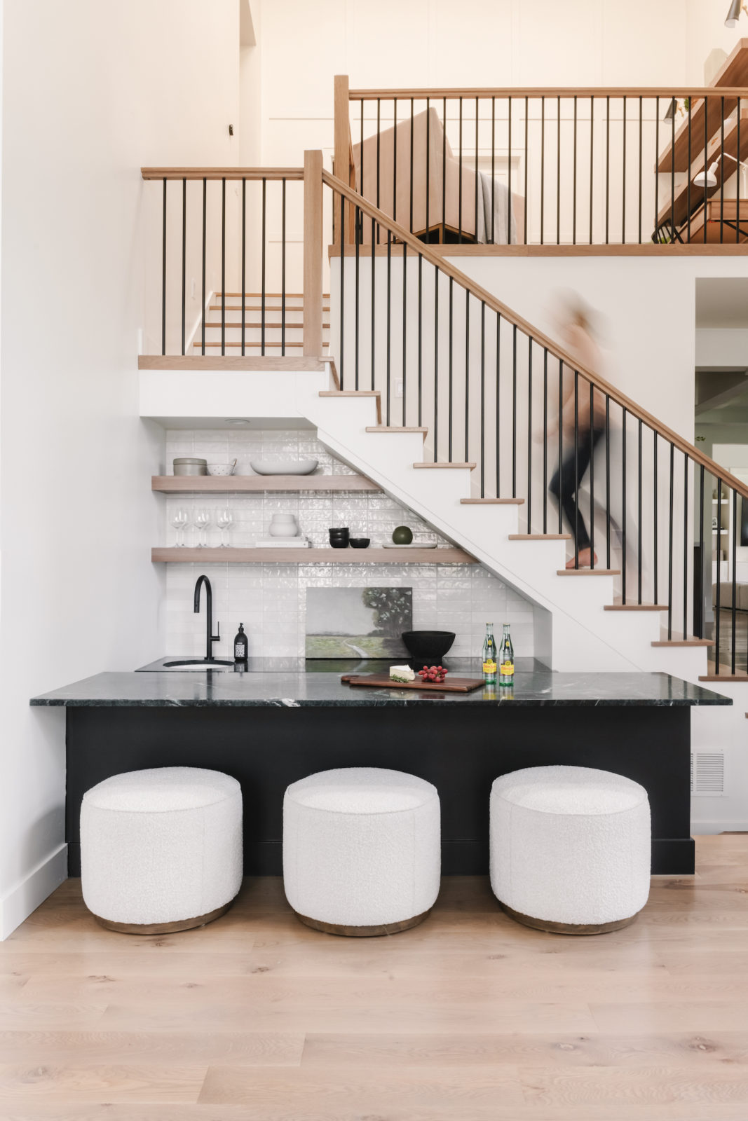 A Streamlined Palette Puts Mid-Century Modern Design on Display · Haven