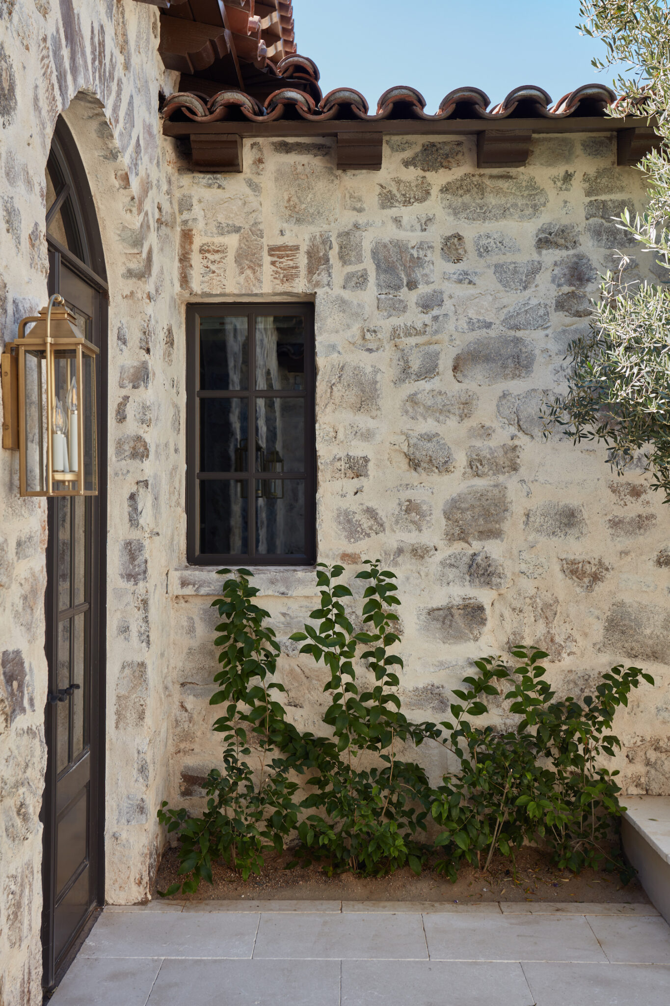 Rustic European Appeal and Transitional Style Add Rich Layers to This ...