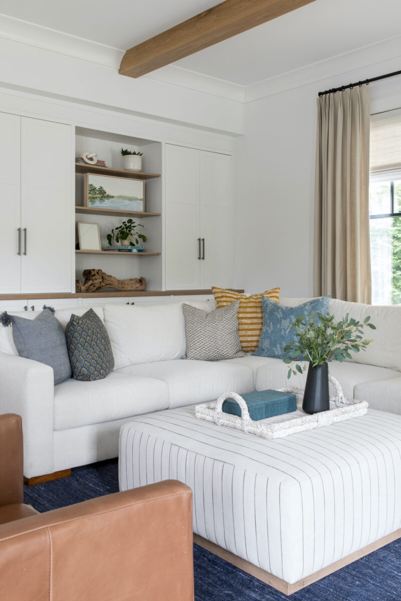 Every Day Is a Seaside Vacation in This Bright and Bold Colonial Home ...
