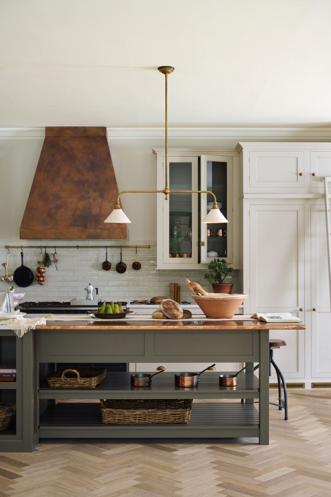 A Copper Countertop Steals the Show in This Traditional English Kitchen ...