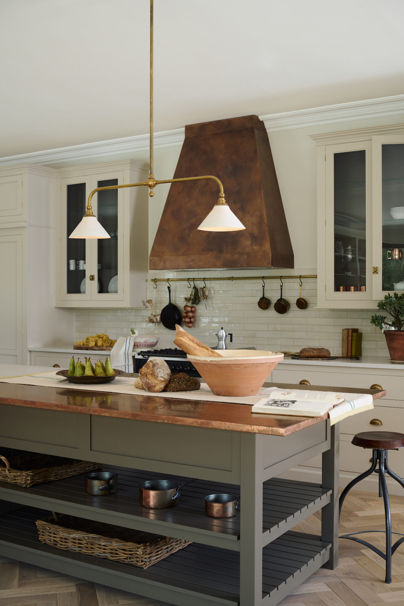A Copper Countertop Steals the Show in This Traditional English Kitchen ...