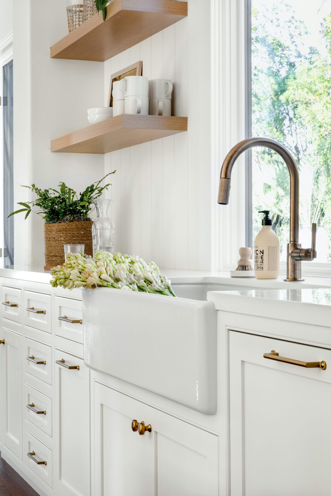 This Rancho Santa Fe Kitchen Has No Refrigerator, and It’s Entirely on ...