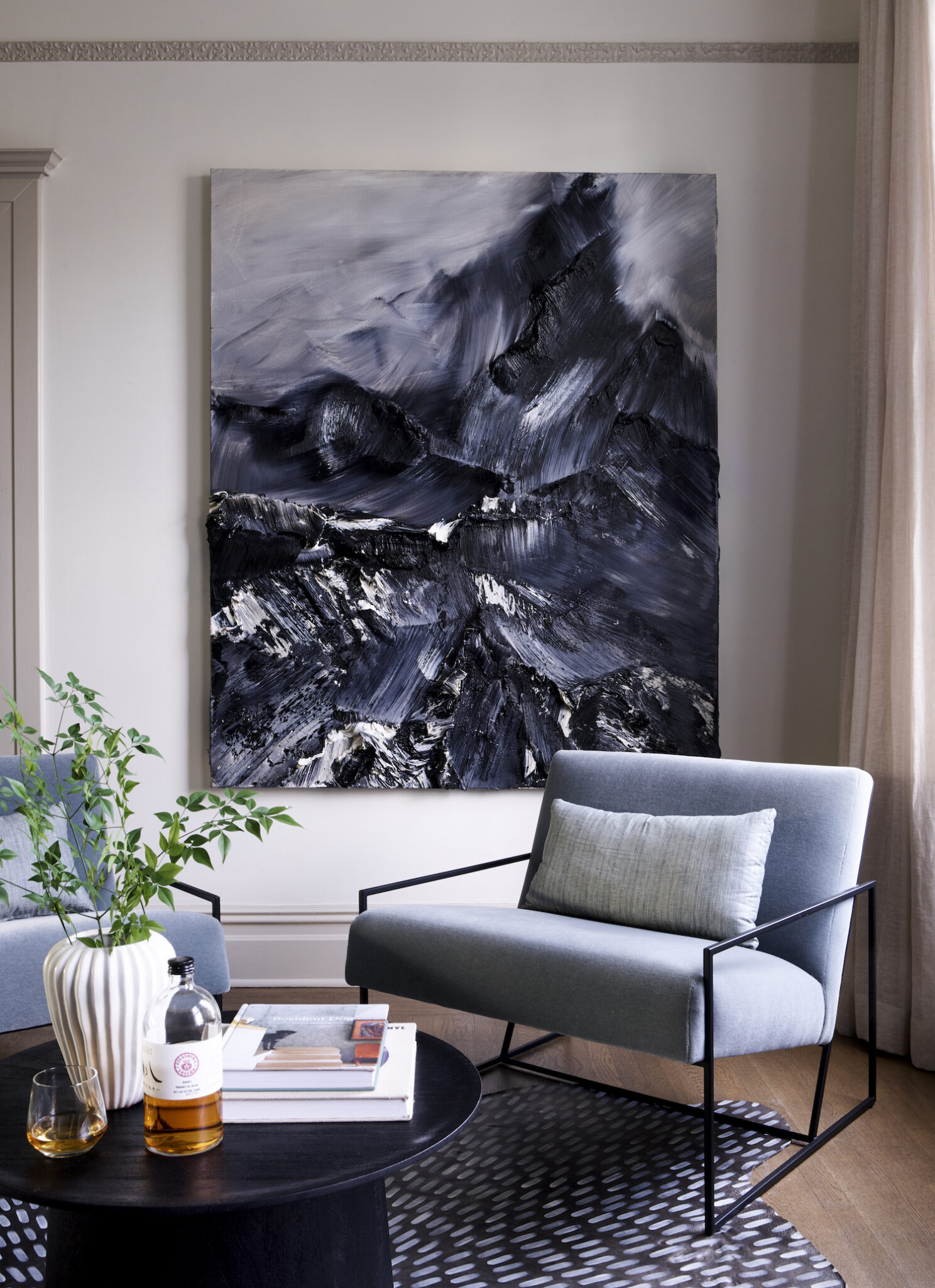 Edwardian Details Are Preserved and Highlighted in This Modern Makeover ...