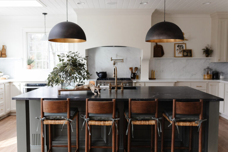 See the Bewitching Effect of Contrasting Counters in a Georgia Kitchen ...