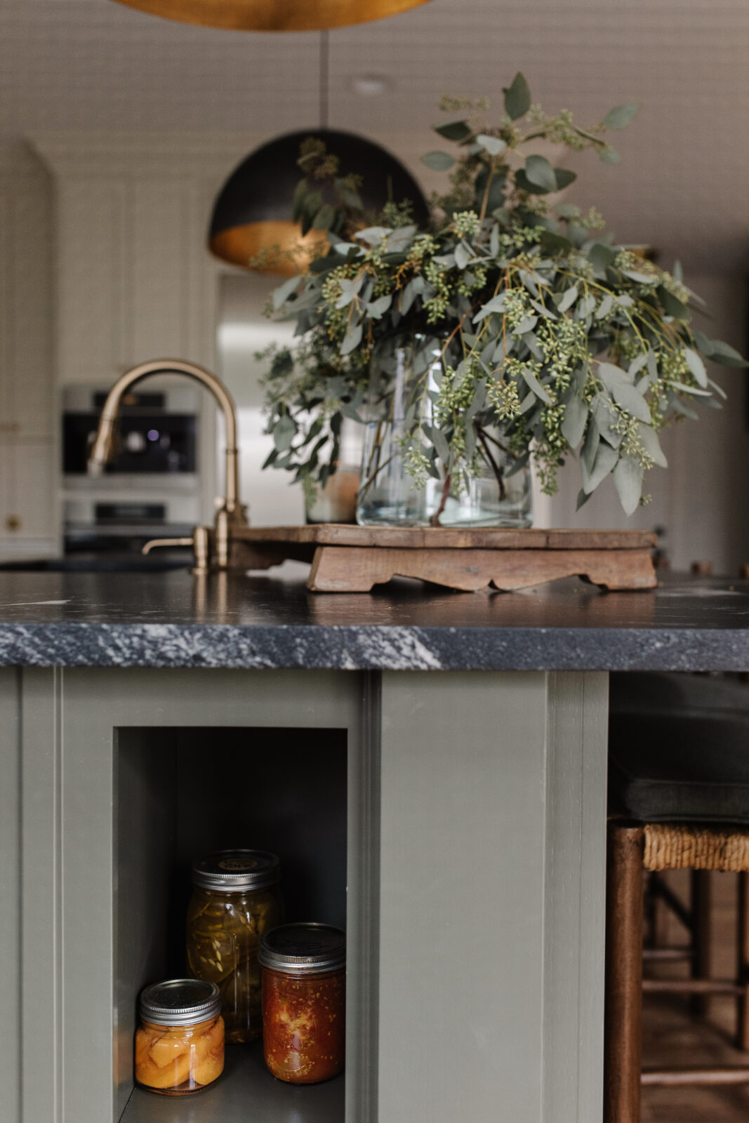 See the Bewitching Effect of Contrasting Counters in a Georgia Kitchen ...