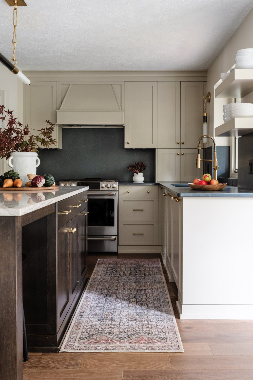 Tour A New-Traditional Kitchen That Celebrates Elevated Everyday Living ...