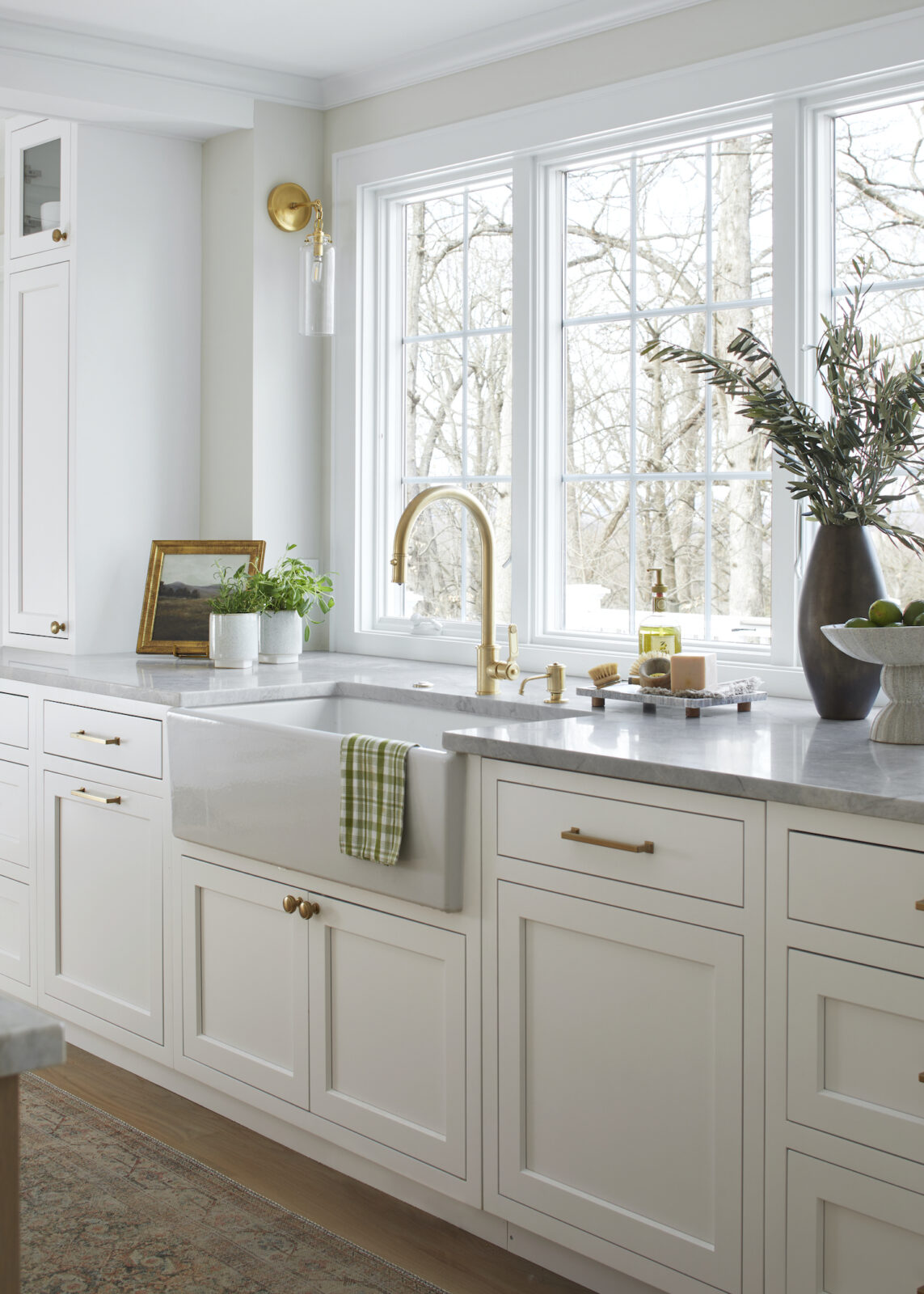 A Timeless Nature-Inspired Kitchen Designed to Celebrate Every Season ...