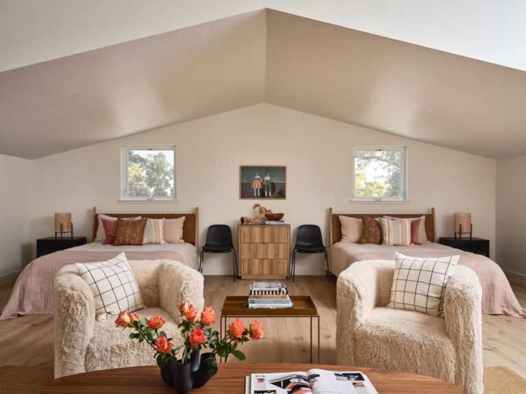 From Natural Textures to Curated Art This Home Blends Sophistication ...
