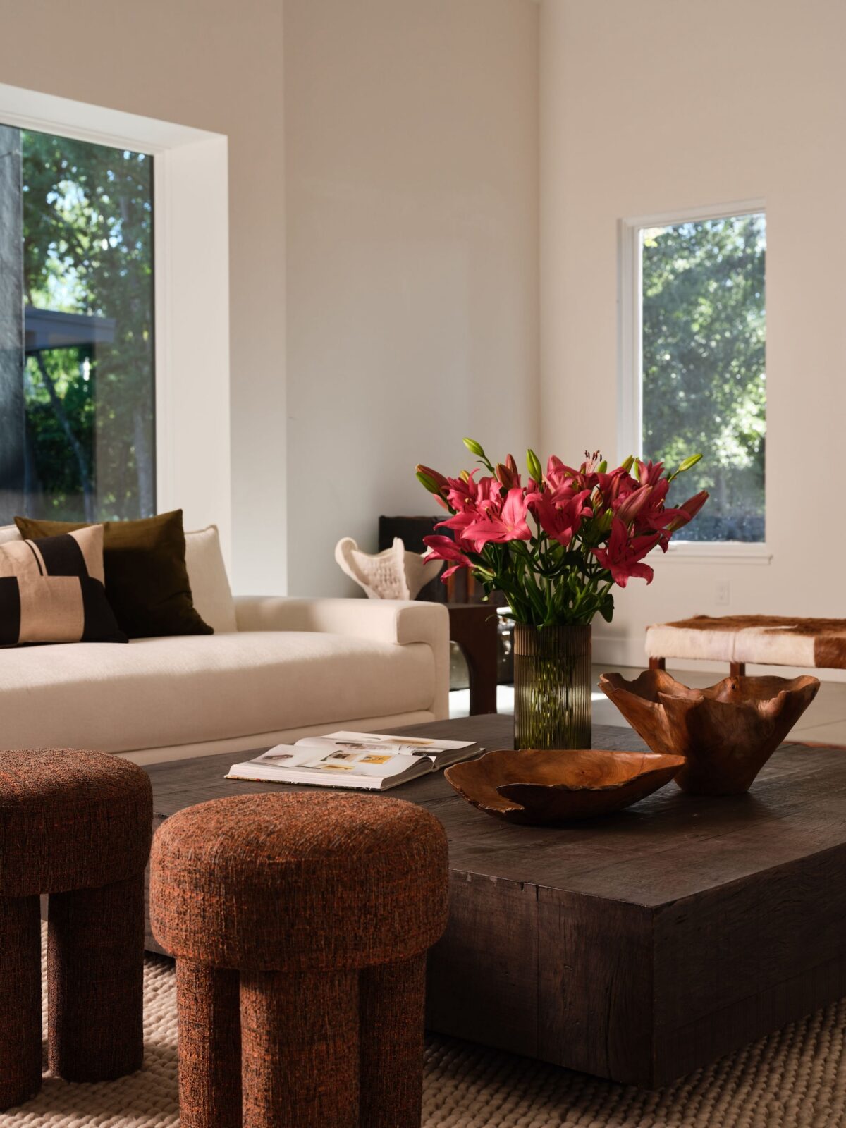 From Natural Textures to Curated Art This Home Blends Sophistication ...