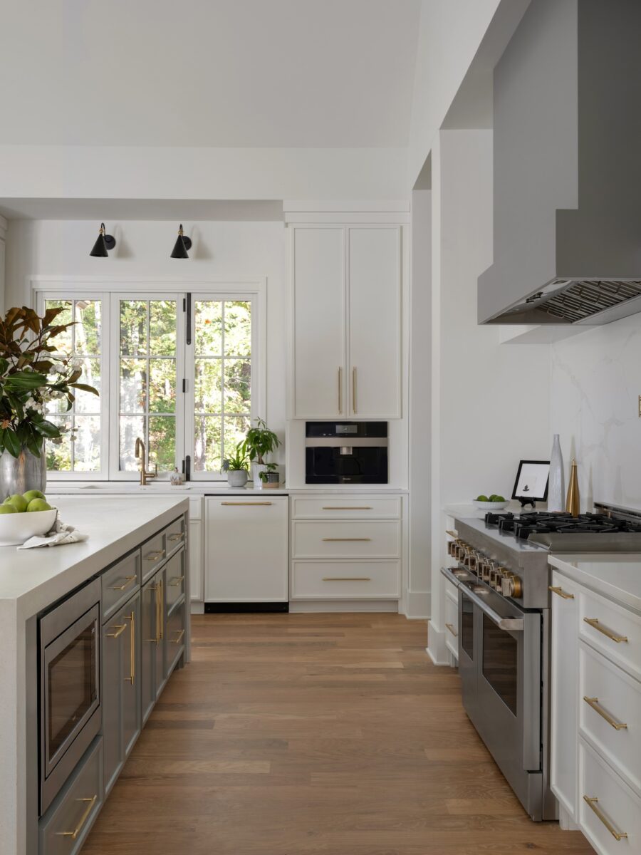 Step Inside a Swann Ridge Home With a Modern Take On Cotswald Charm · Haven