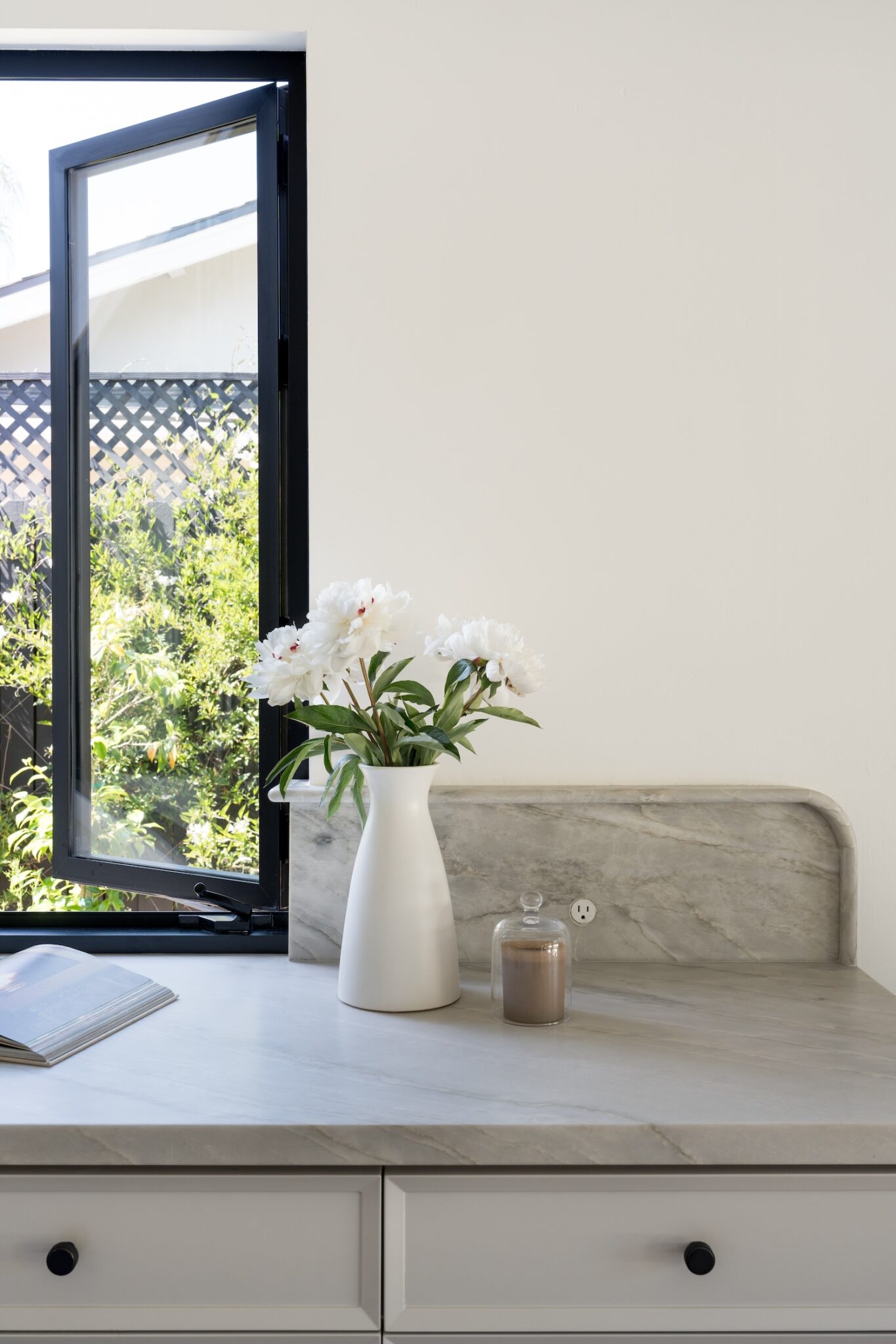 This Modern Organic Home Delivers the Ultimate Staycation Both Indoors ...