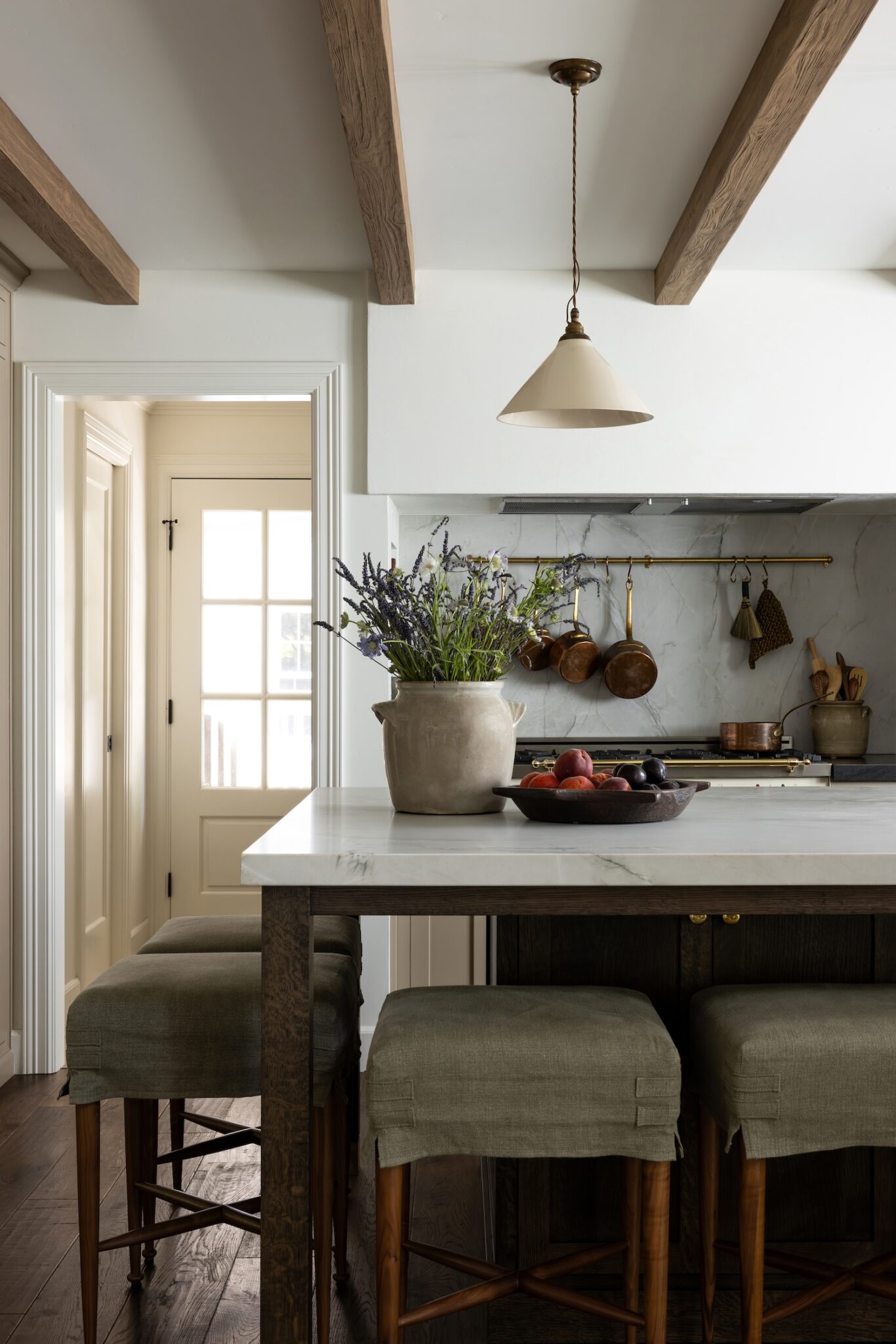 Traditional Details Meet Earthy Elegance in a Northern California ...