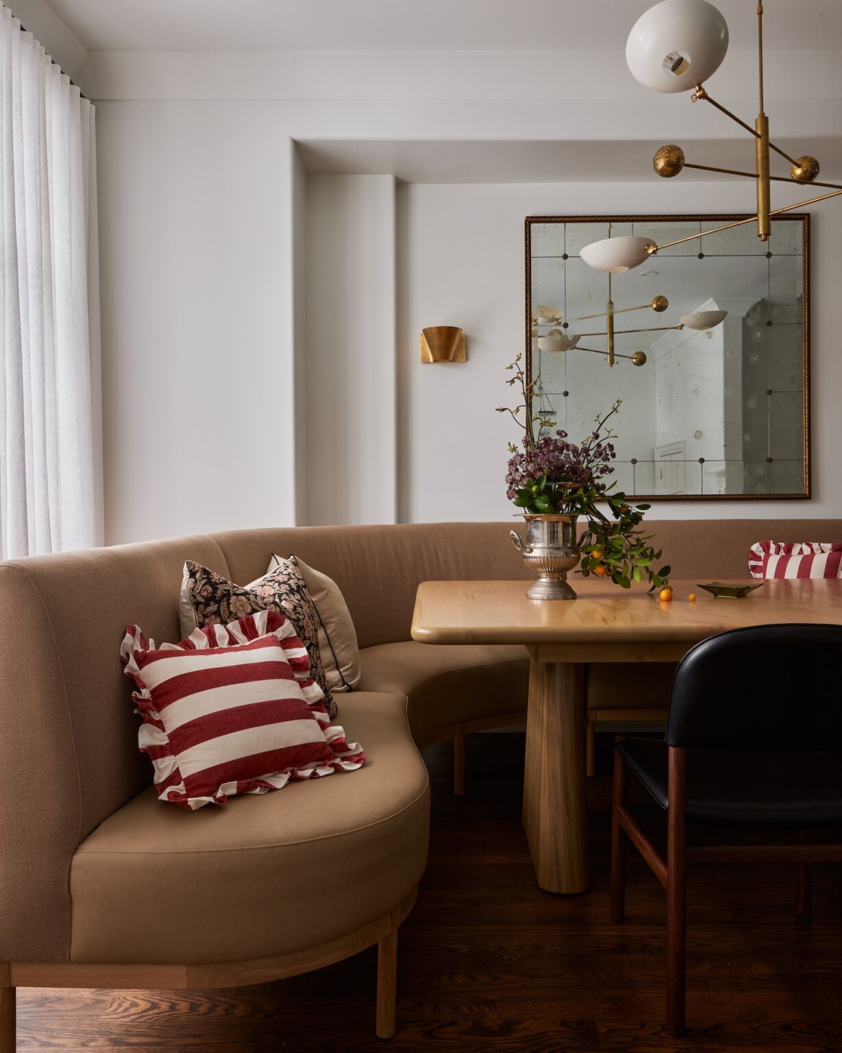 Modern Minimalism Meets English Charm in a Seamless Designer ...