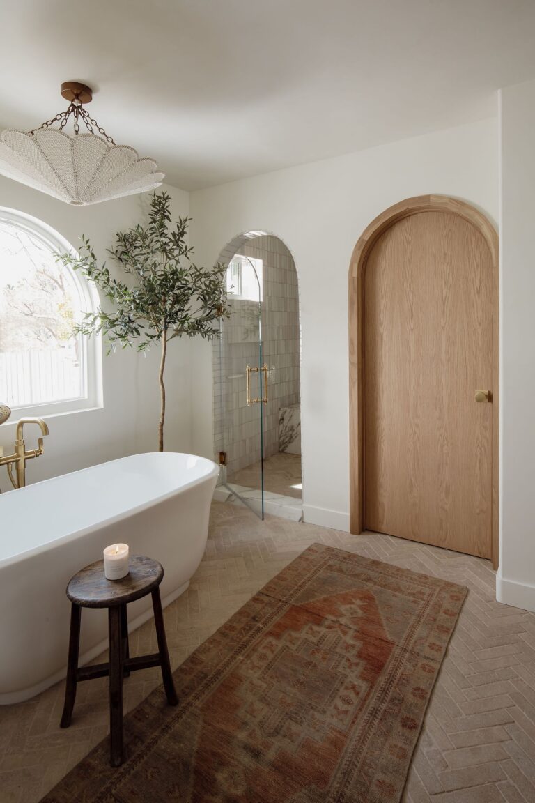Rich Textures Weave Earthy Elegance Throughout This California Abode ...